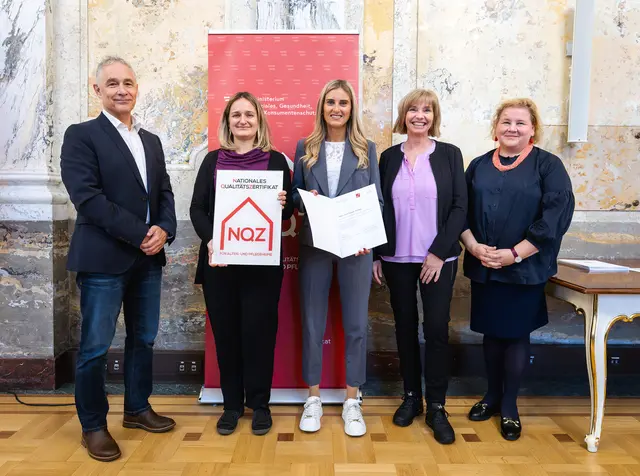 Auszeichnung: Haus zum Guten Hirten holt Qualitätssiegel nach Hall ...