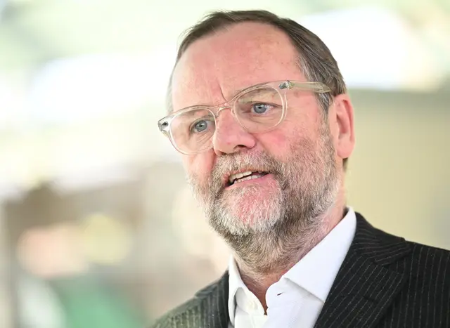 Familieninterne Spannungen: Staatssekretär Schellhorn weist Vorwürfe zurück