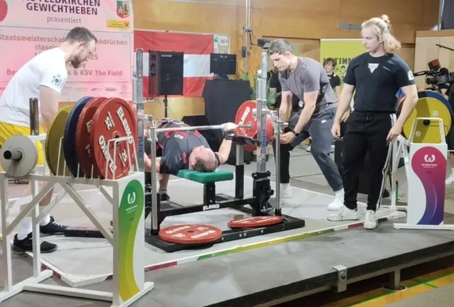 Kraushofer Jürgen ist ÖM im Bankdrücken: 205 Kg im Classic Bankdrücken ...