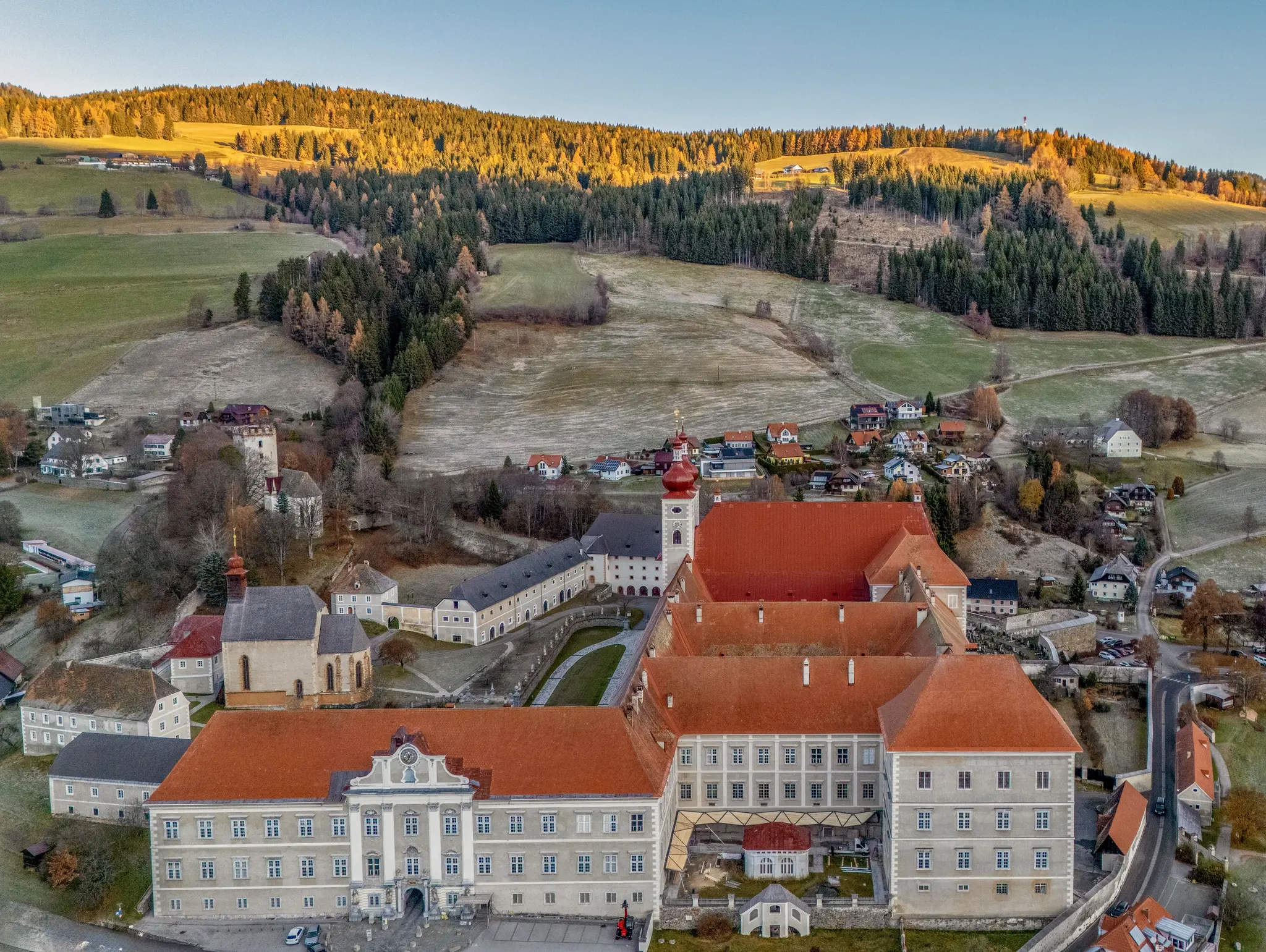 Viele Veranstaltungen: Benediktinerstift St. Lambrecht feiert 950 ...
