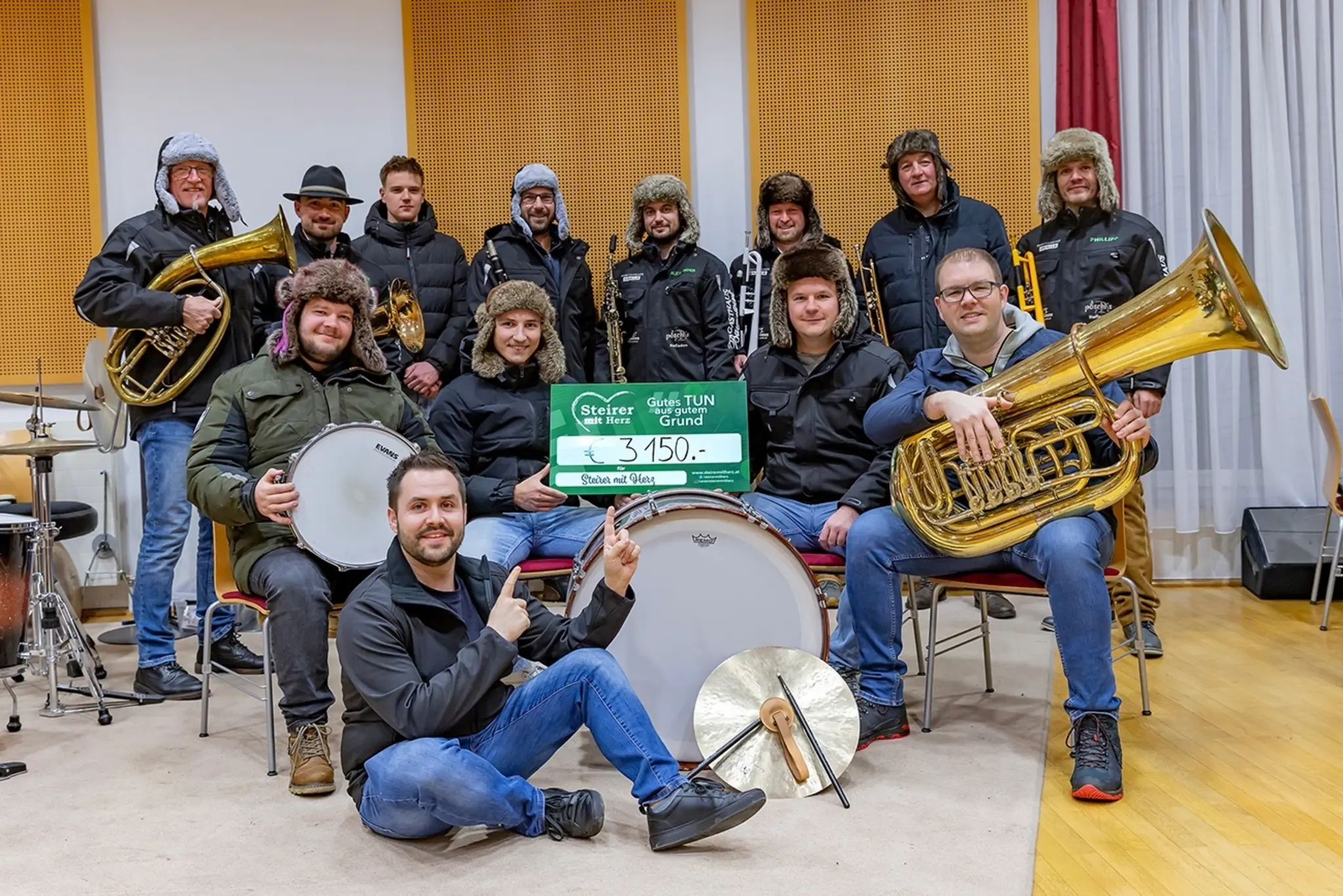 Neujahrsgrüße mit Herz: Gralliger Neujahrsgeiger sammelten für „Steirer ...