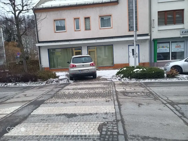 Gloggnitzer Ärgernis: Autofahrer am Ende des Schutzweges erhitzte die ...