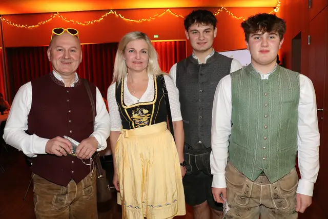 Bildergalerie 2026: „Der Auftakt“ sorgt in Wallern für Stimmung ...