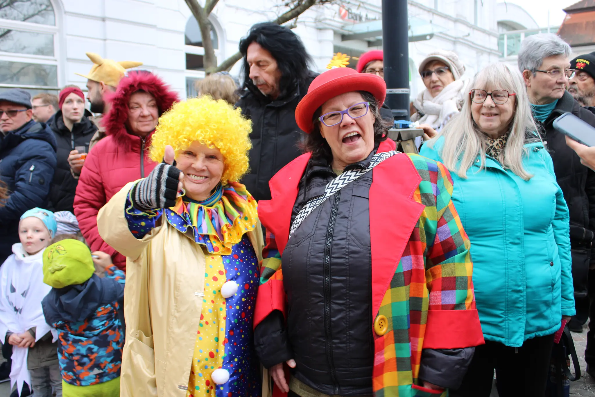 Stockerau feiert: Großer Faschingsumzug zieht quer durch die Stadt und ...
