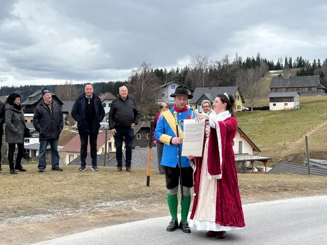 Bunter Faschingsumzug im Bergdorf: Gößnitzer Blochziehen mit dem ...