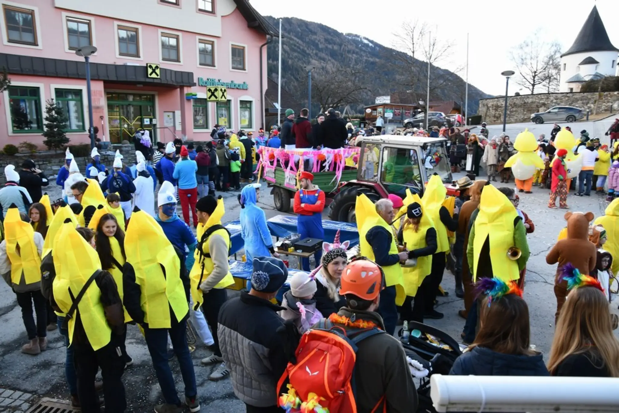 Fasching St. Peter am Kammersberg: Stimmungsvoller Faschingumzug - Murau