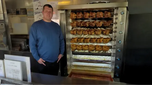 Spittal an der Drau: Frisches Genusserlebnis bei Grillhendl Benni - Spittal