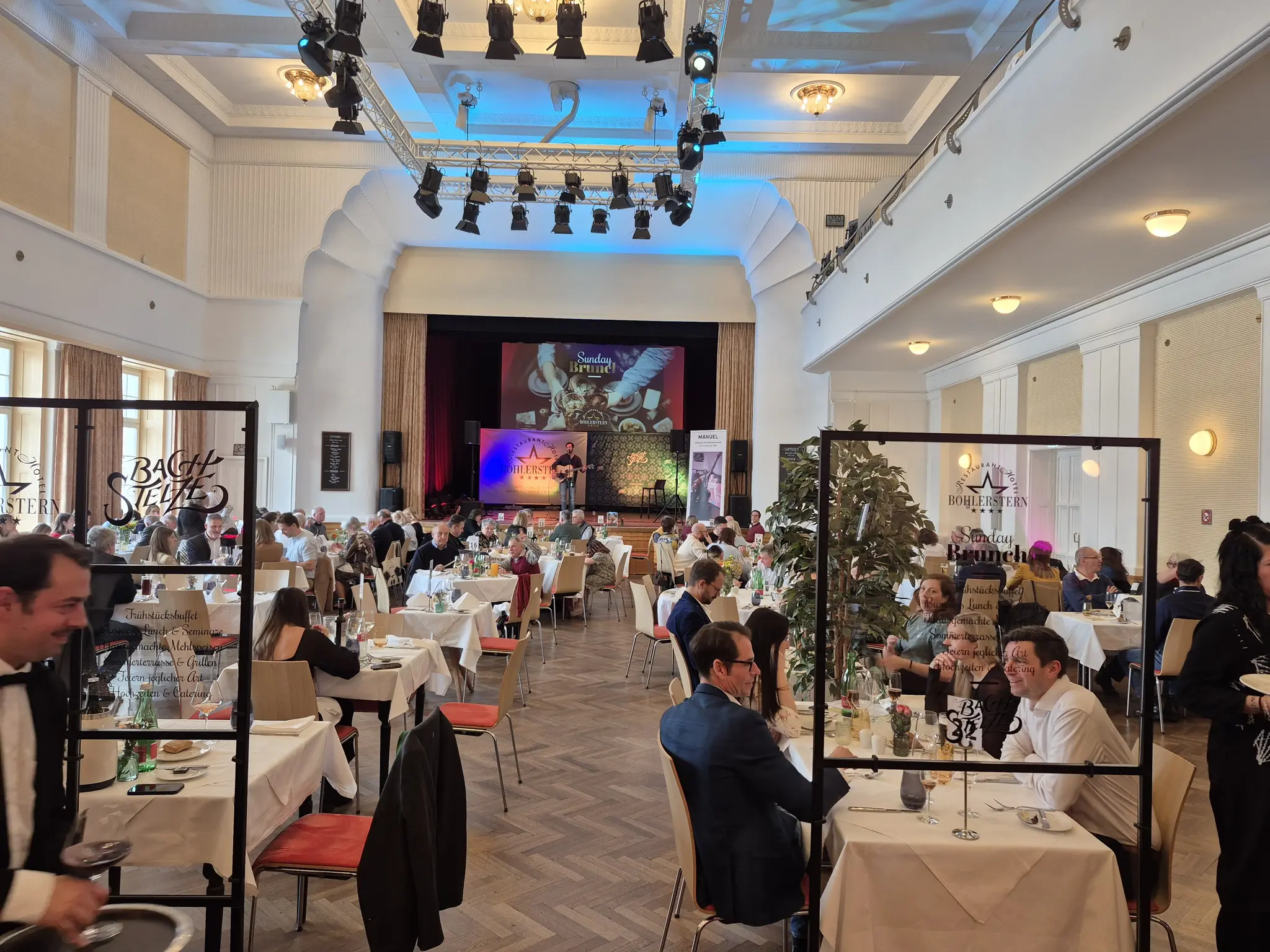 Heringschmaus leitet die Fastenzeit ein: Start der Brunchsaison im ...
