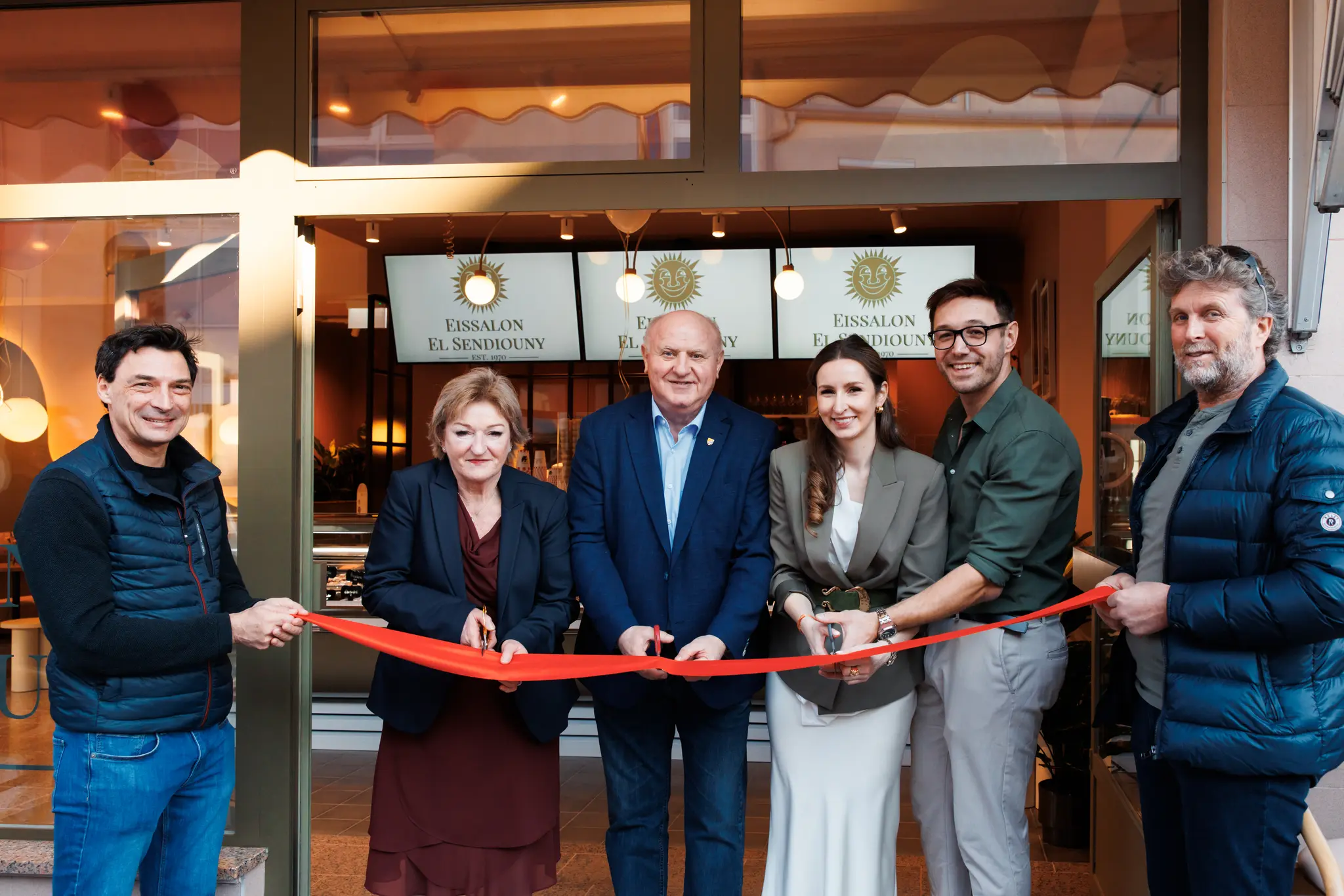 Neuer Look aber gleiche Leidenschaft: Eisgenuss im neuen Ambiente beim ...