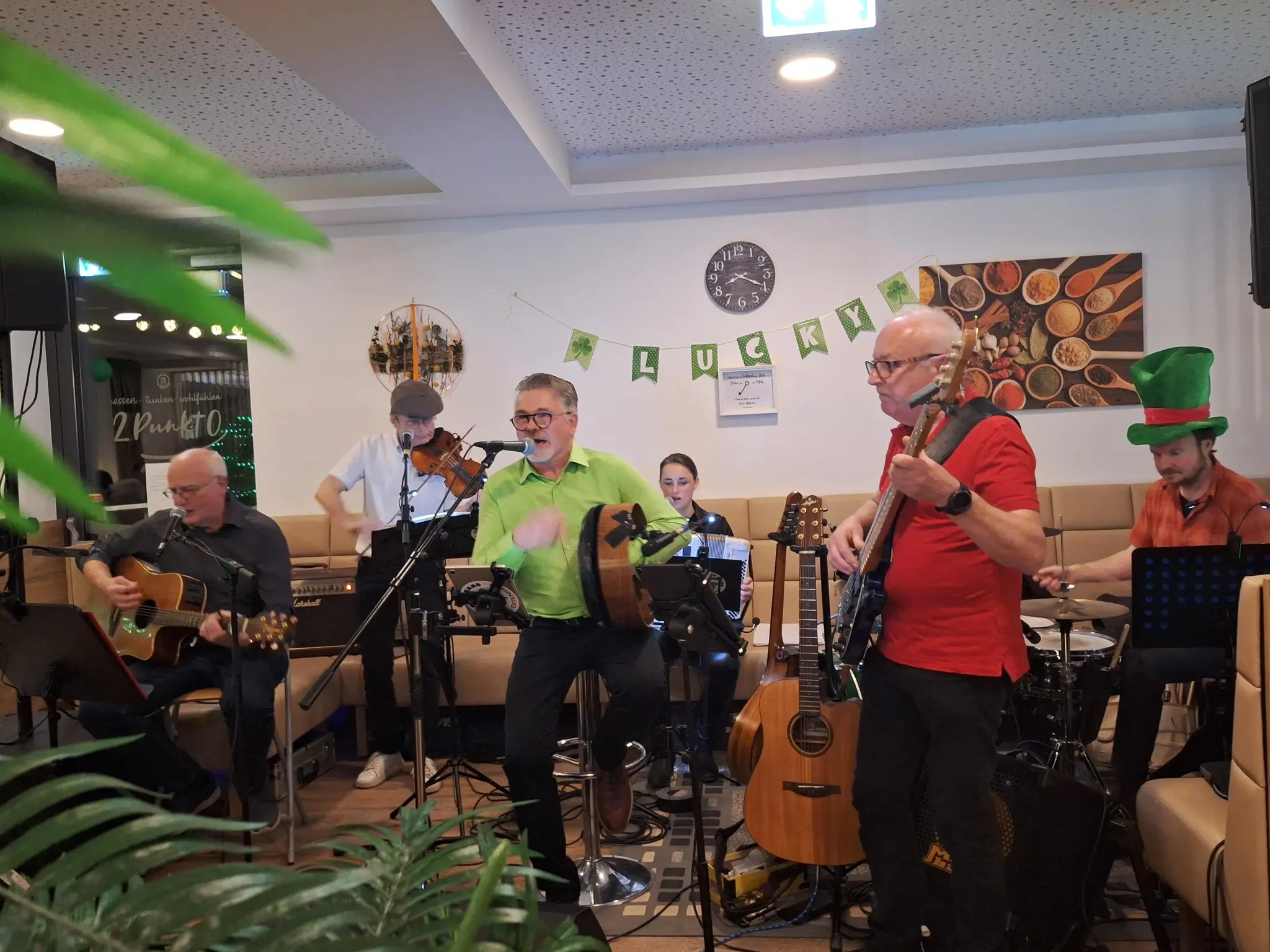 Irische Nacht in Ratten: Gemeinde zelebrierte den St. Patrick’s Day im ...