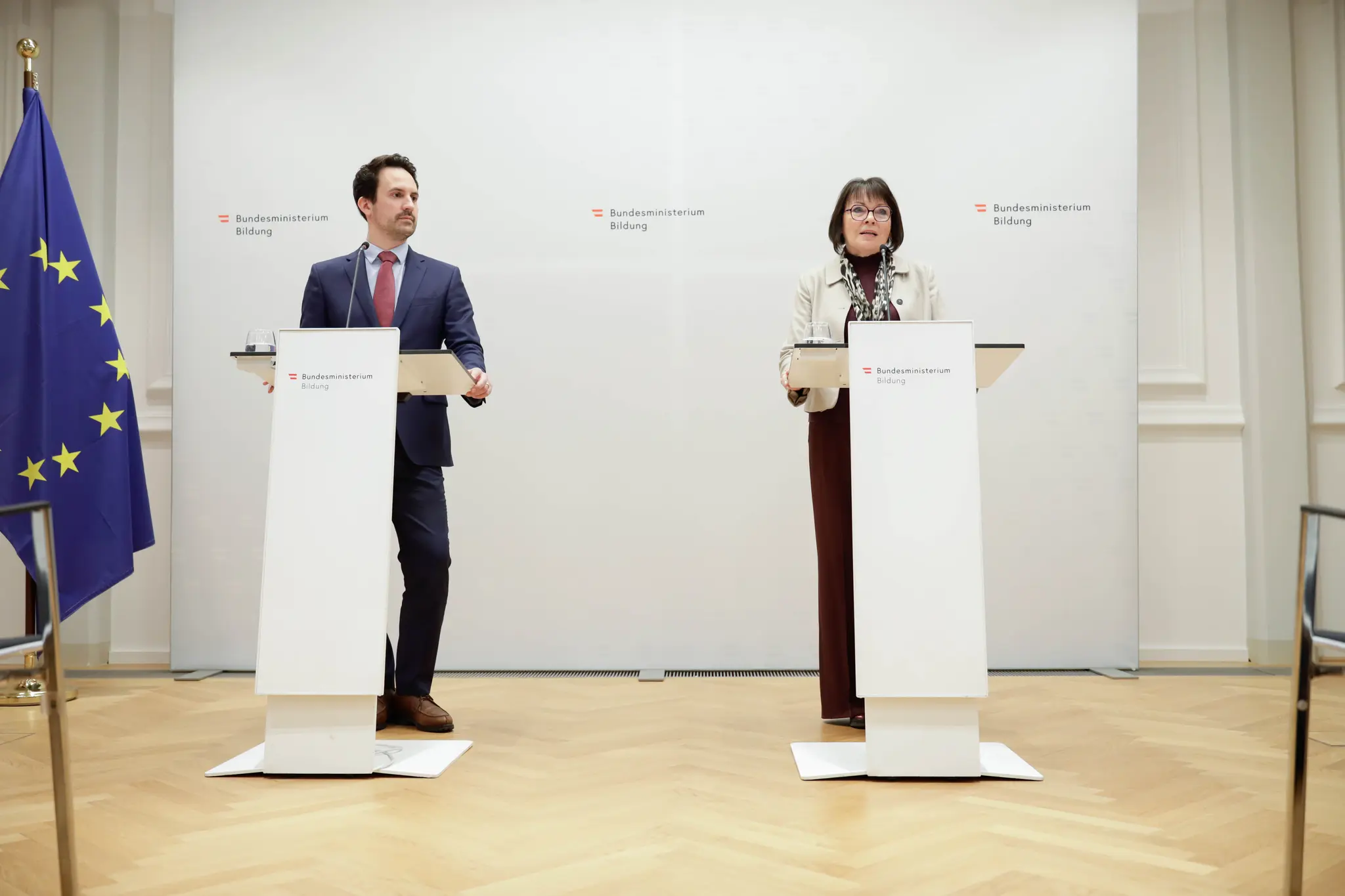AHS-Oberstufe: KI, Medien, Demokratie und Latein im Fokus des neuen ...