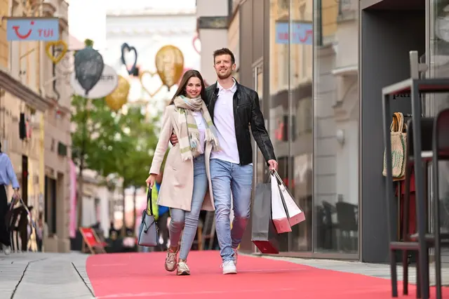 ShoppingWeek 2026: Den Welser Kunden wird der rote Teppich ausgerollt ...
