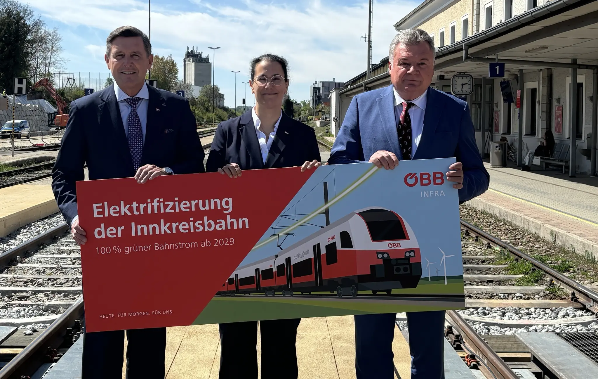 Grüner Bahnstrom statt Diesel: Offizieller Baustart für die ...