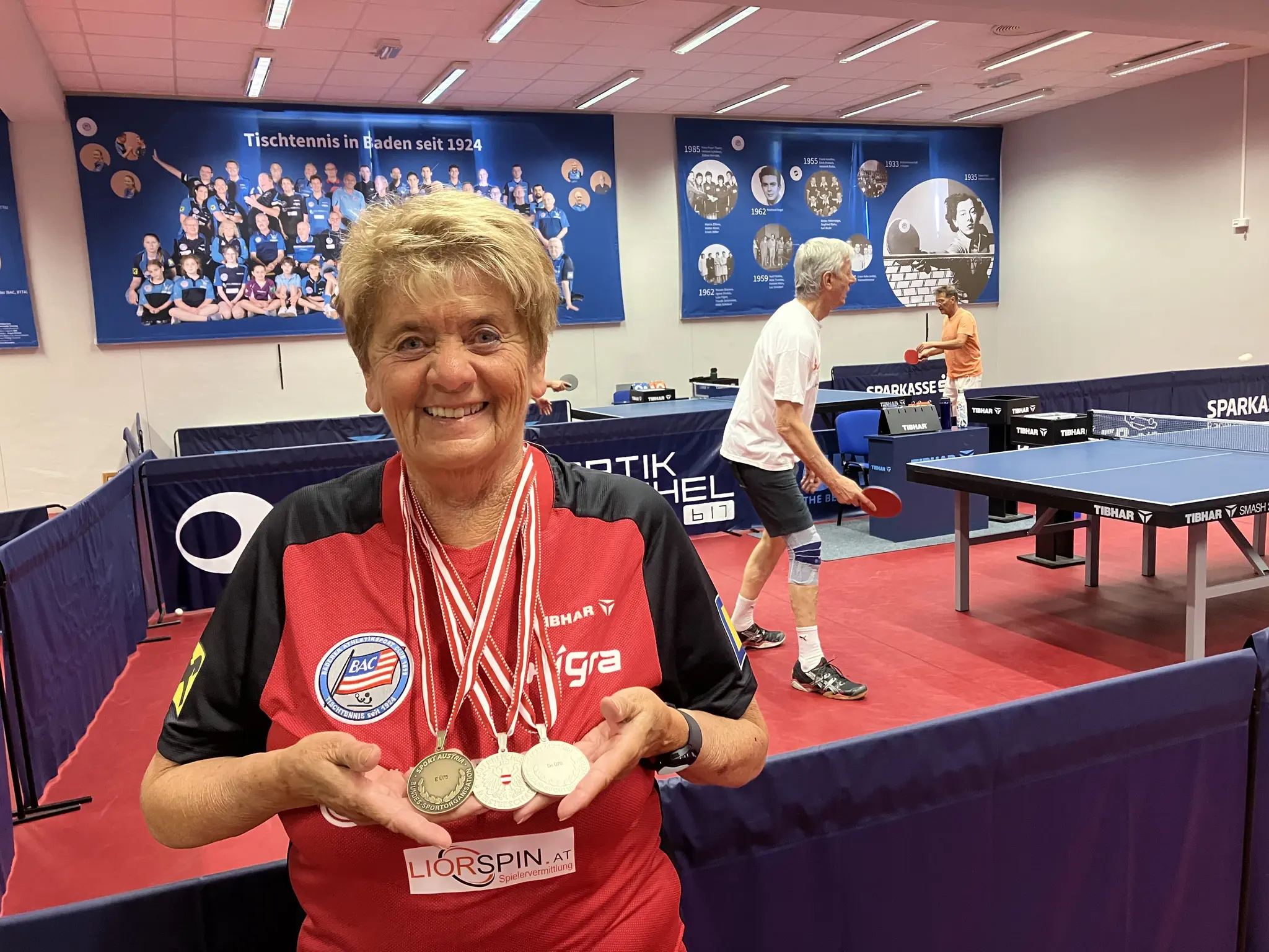 Tischtennis Senioren Staatsmeisterschaften:: "Queen Elfi" krönt sich ...