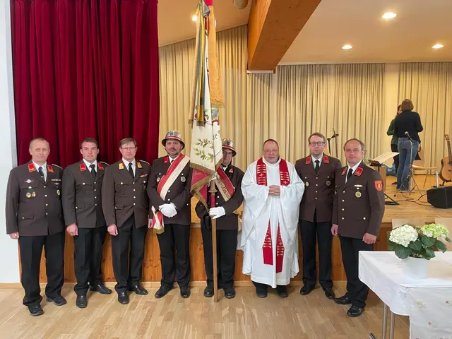 Marsch und Festmesse: Windigsteiger Feuerwehren begehen Florianifeier ...