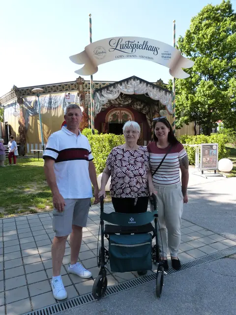 Theatergruppe Lutzmannsburg begeistert Gäste: "Der Hypochonder" im ...