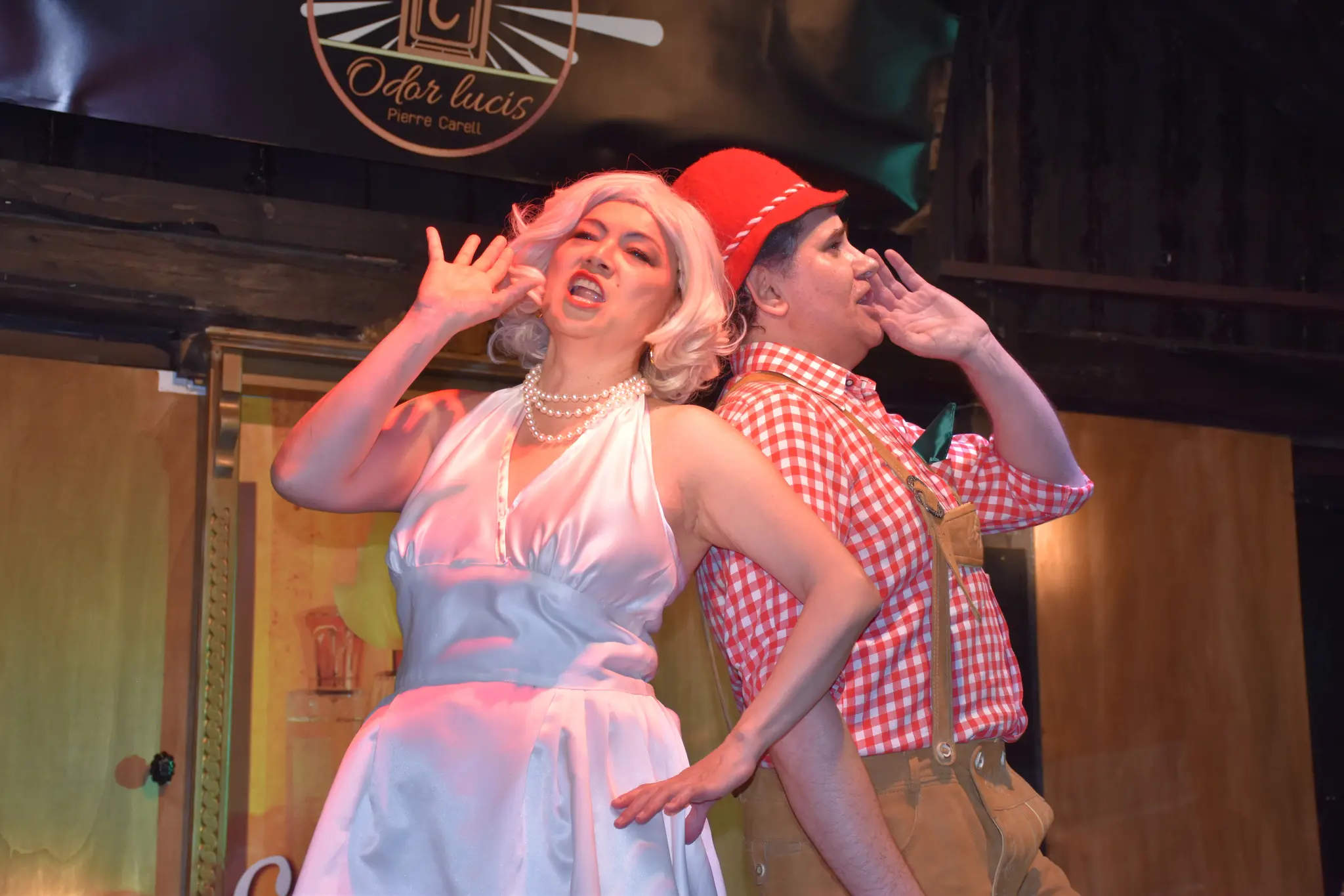 Glanzvolle Premiere: „Alle lieben Marilyn“ im Romantik Theater ...