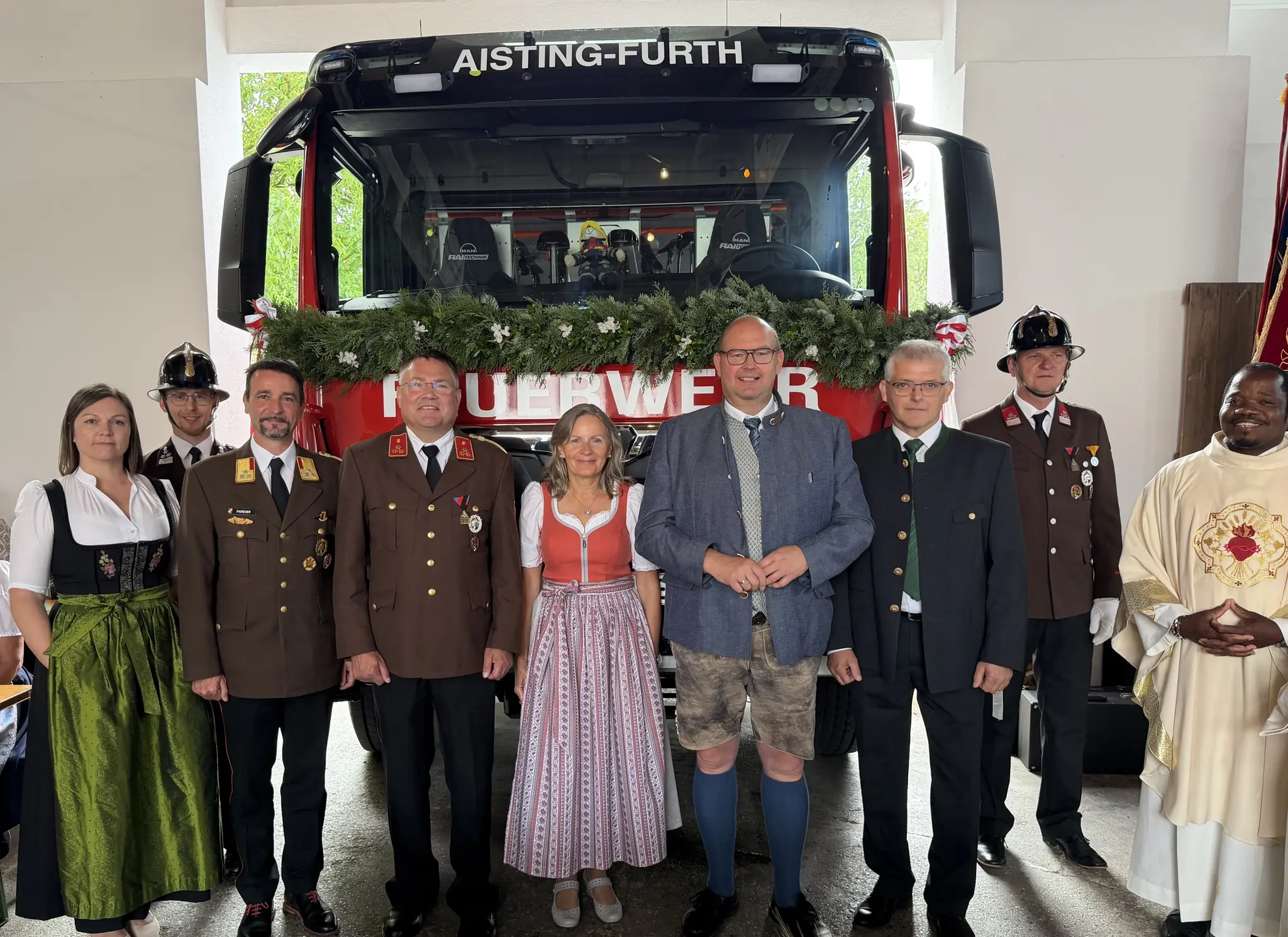 Fest der FF Aisting-Furth: Fahrzeugsegnung und Frühschoppen ein voller ...