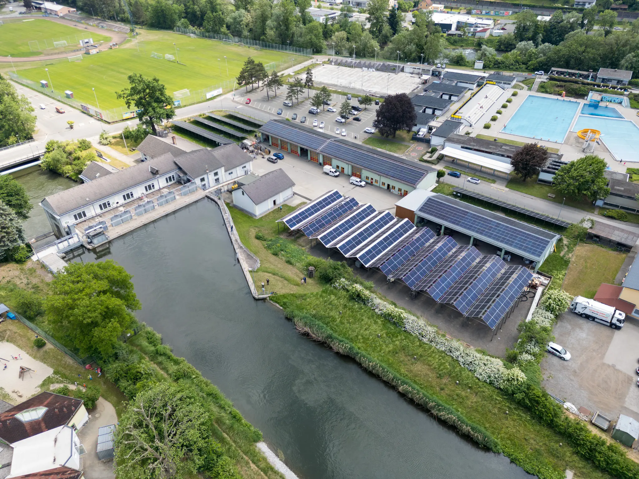Bruckan der Mur: Stadtwerke nehmen Hochleistungs-PV-Anlage in Betrieb ...