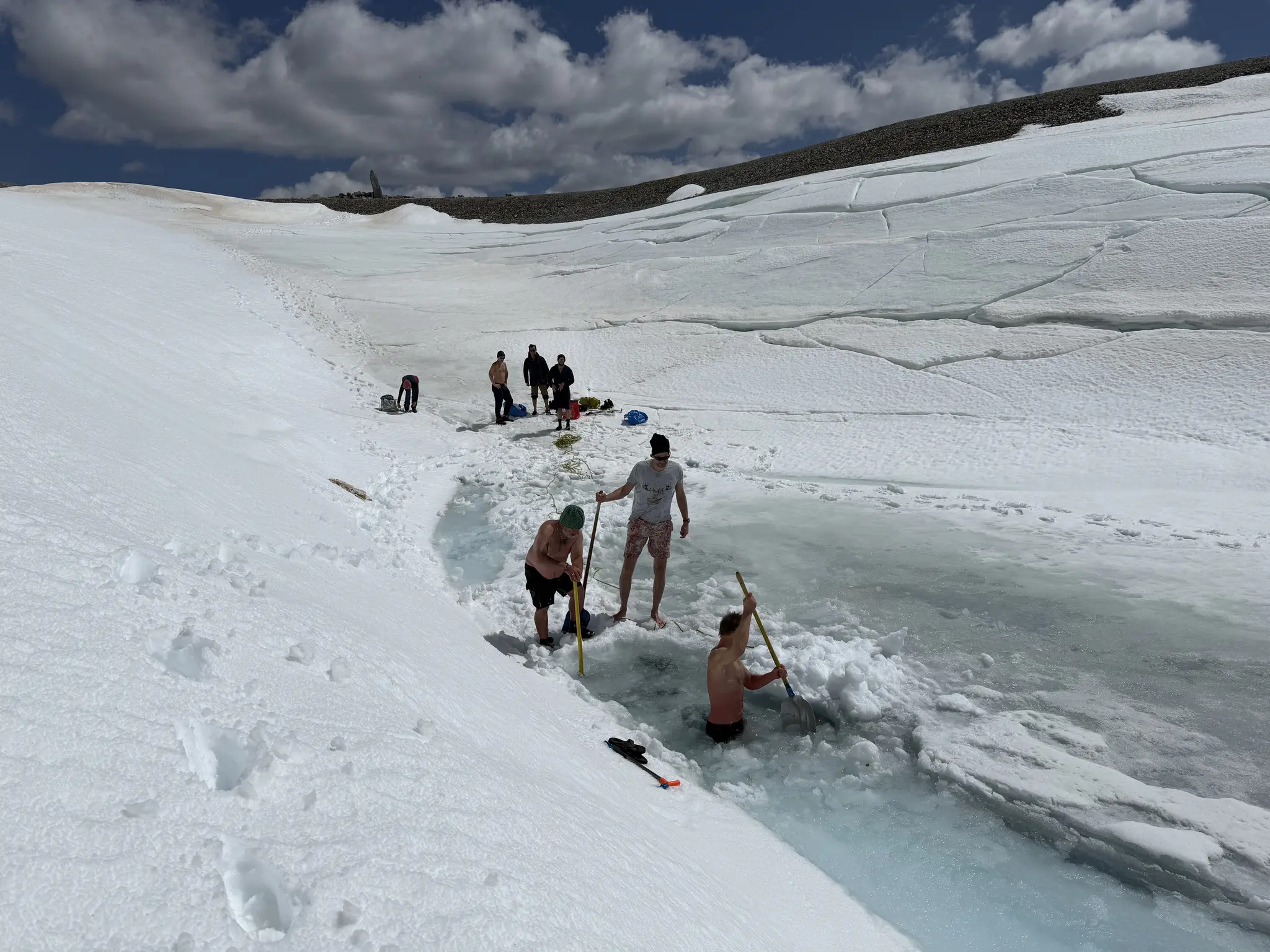Mölltaler Gletscher: Mutige wagten den Sprung in das eiskalte ...