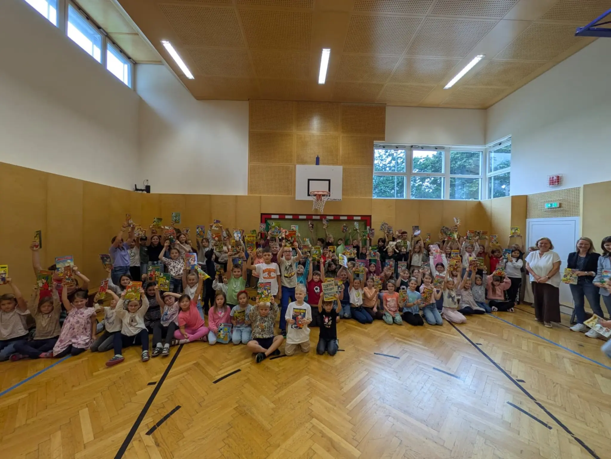 Volksschule Wildbach: Mickey-Mouse-Hefte bringen Kinderaugen zum ...