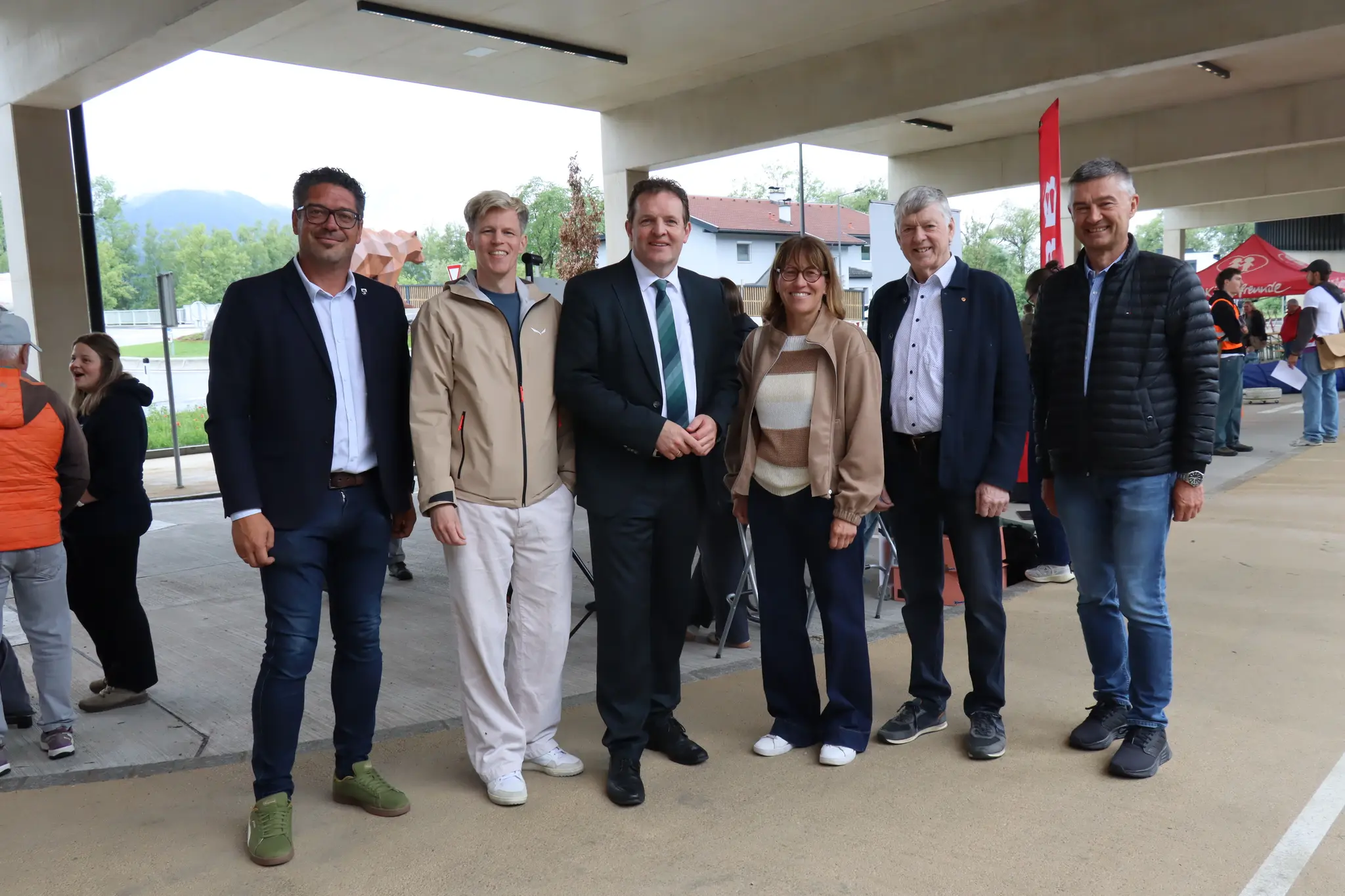 Bahnhof Fritzens-Wattens: ÖBB feiert neuen Bahnhof mit buntem ...