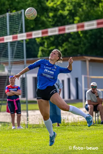 Faustball: Linzerinnen verlieren erstes Viertelfinale in Arnreit - Linz