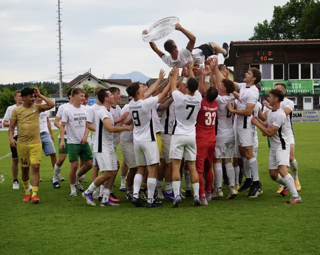 Fußball: TSV Frankenburg krönte sich zum Meister - Vöcklabruck