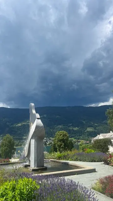 Poesie: Johann Wolfgang von Goethe: Regenbogen über den Hügeln einer ...