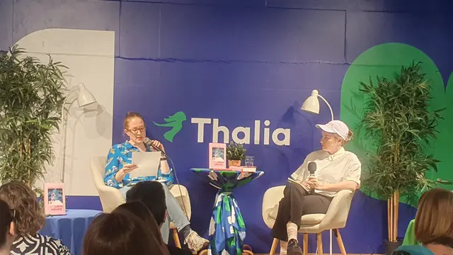 „Laute Nächte“ in Wien: Buchpräsentation von Anne Freytag im Thalia ...