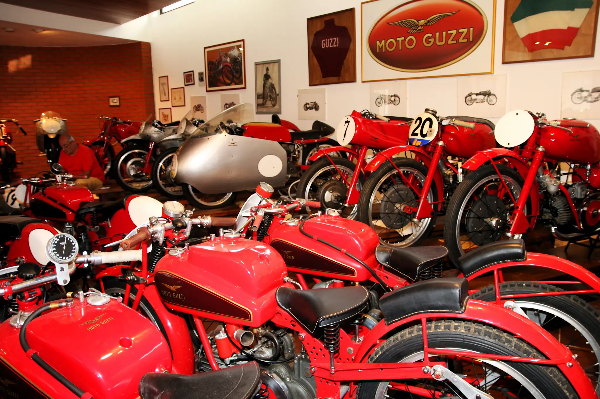 MOTO GUZZI Privatmuseum in Lecco am Comer See: Die Leidenschaft der ...