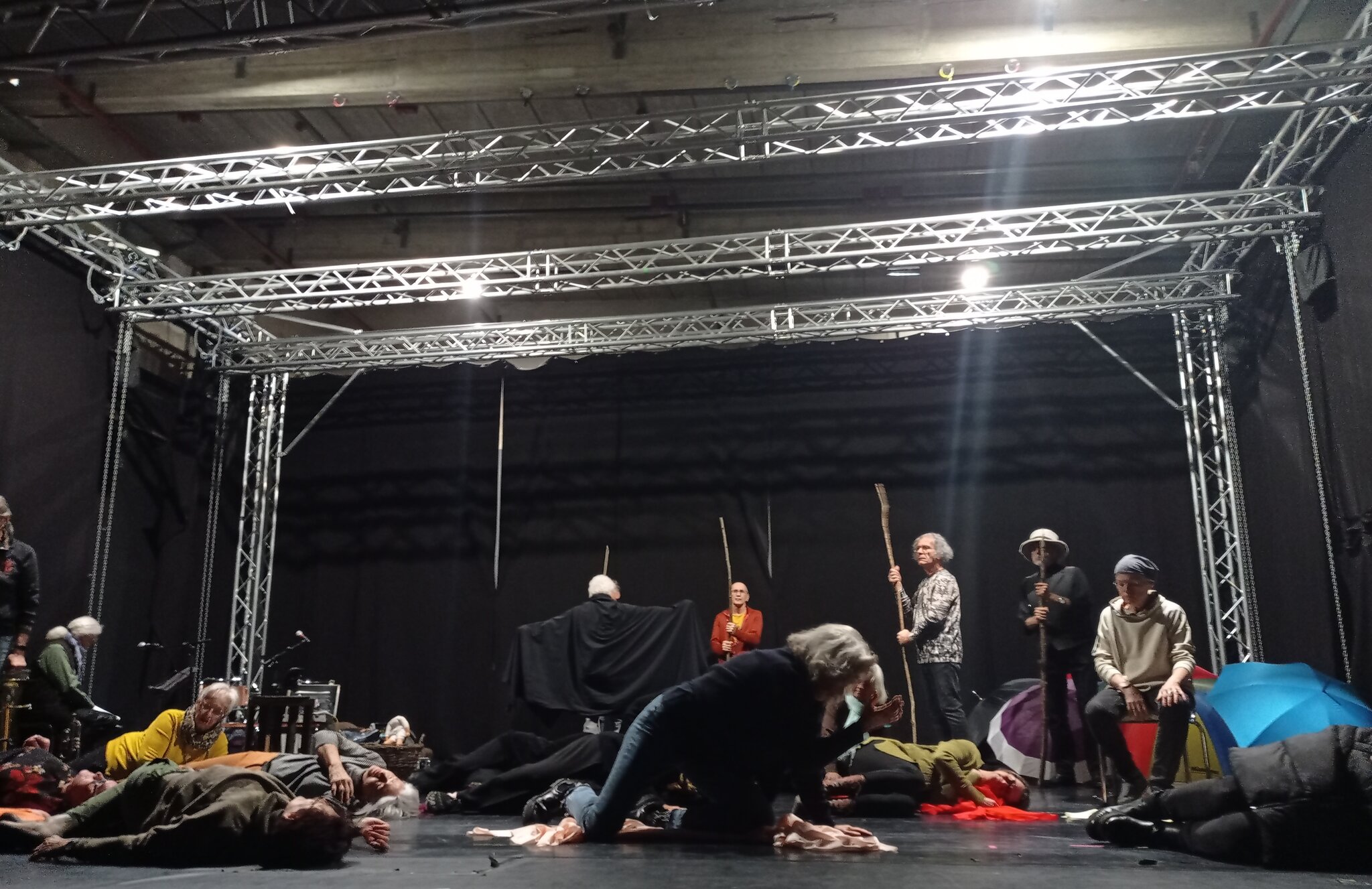 NIE WIEDER - ein Stück gegen das Vergessen