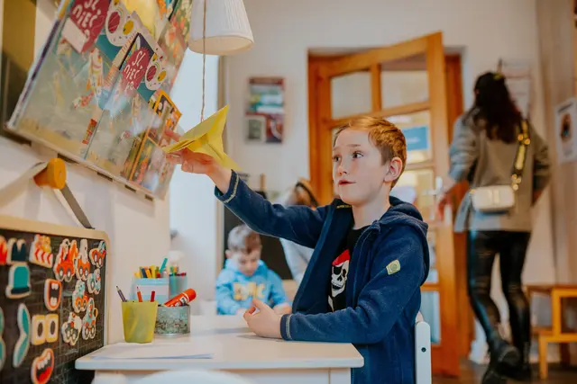 Kindernachmittag mit Vorlesen, Basteln und mehr