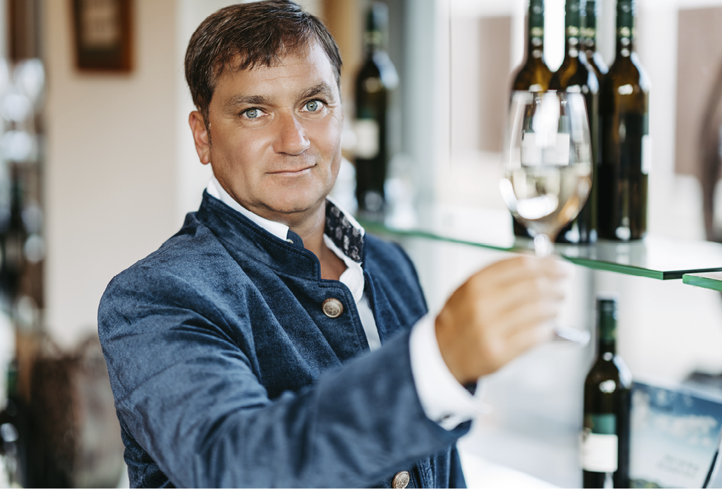20 Jahre Jubiläum: Das ist die Fachjury der Woche WeinChallenge 2023 ...