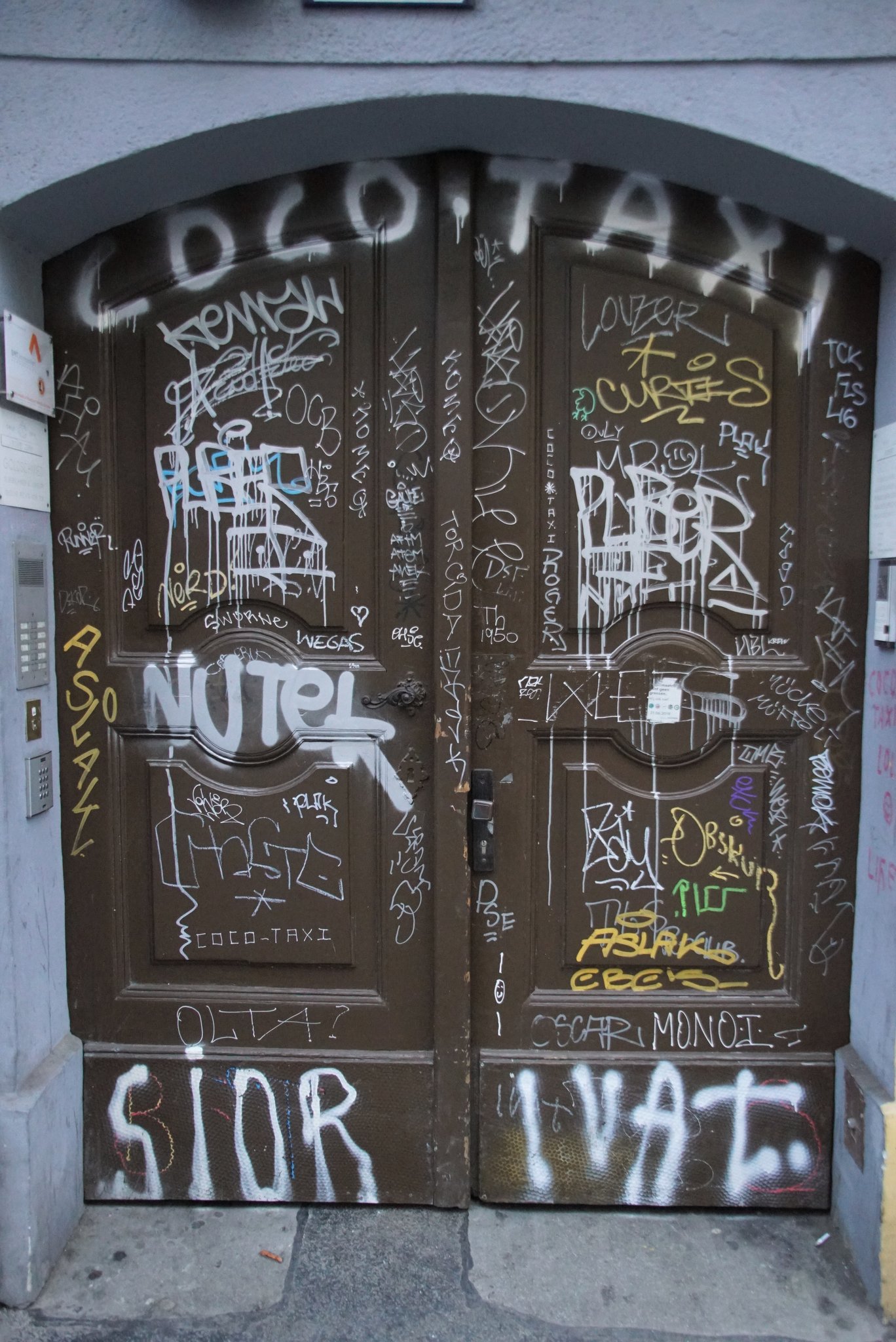 Haustor im 6. Bezirk