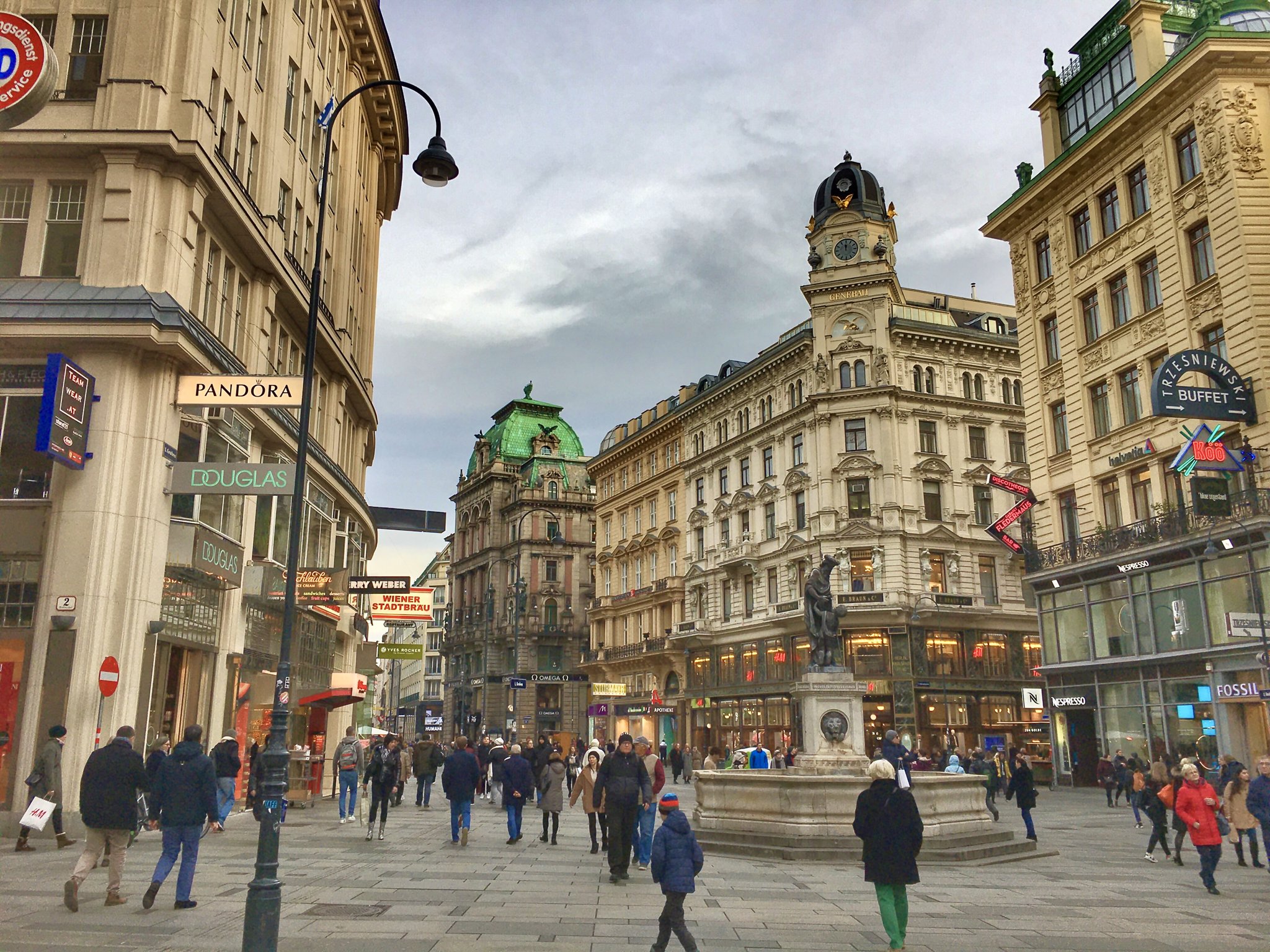 Stadtspaziergang am Graben ...