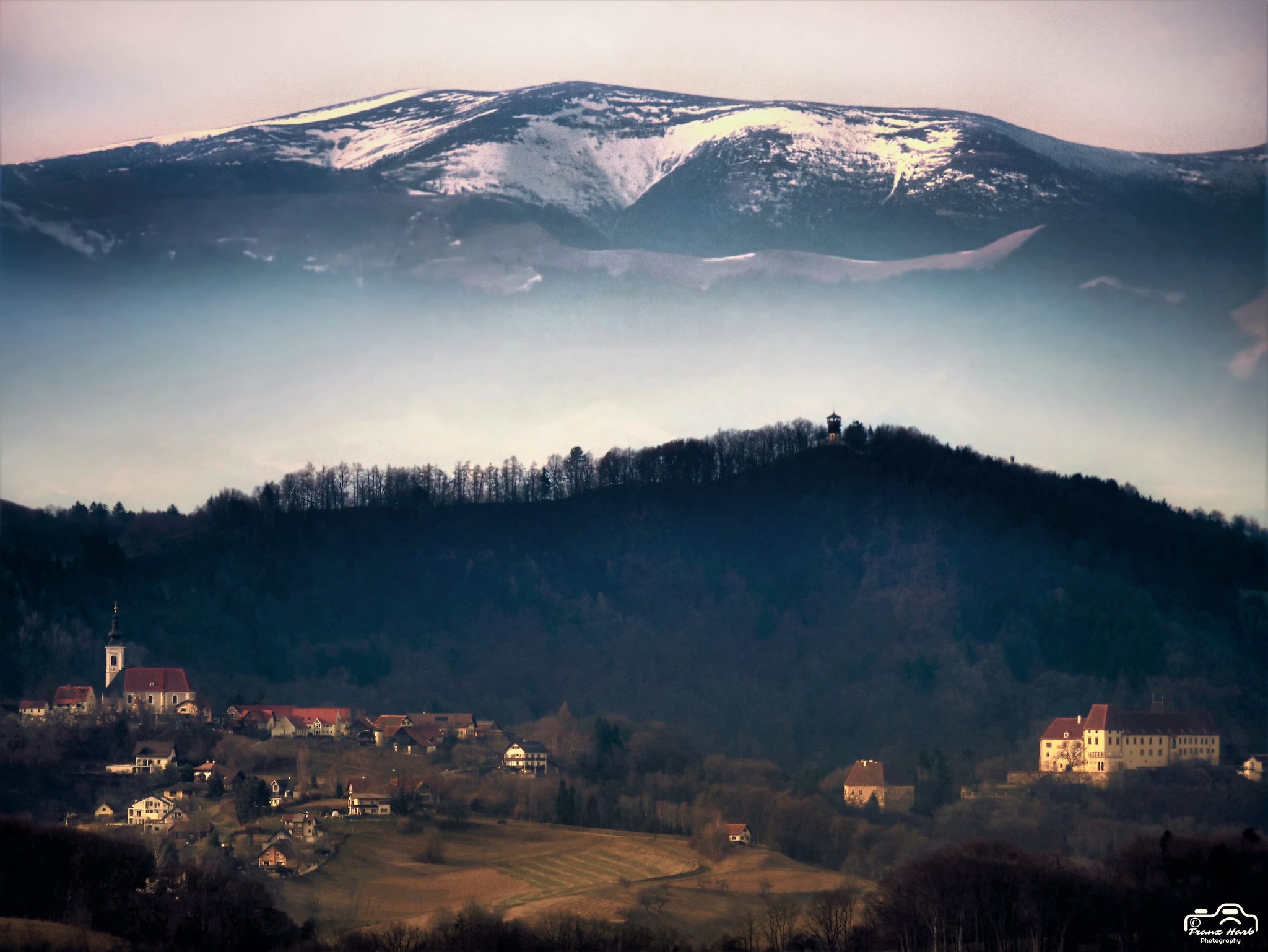 Frauenberg, Schloss Seggauberg und Gleinalpe im Hintergrund