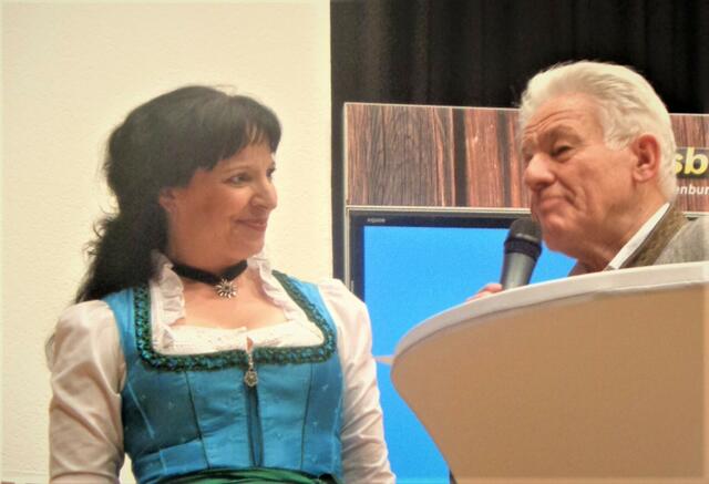 Gmunden : Der Auftritt der Variete-Sängerin Ursula Pfitzner war ...