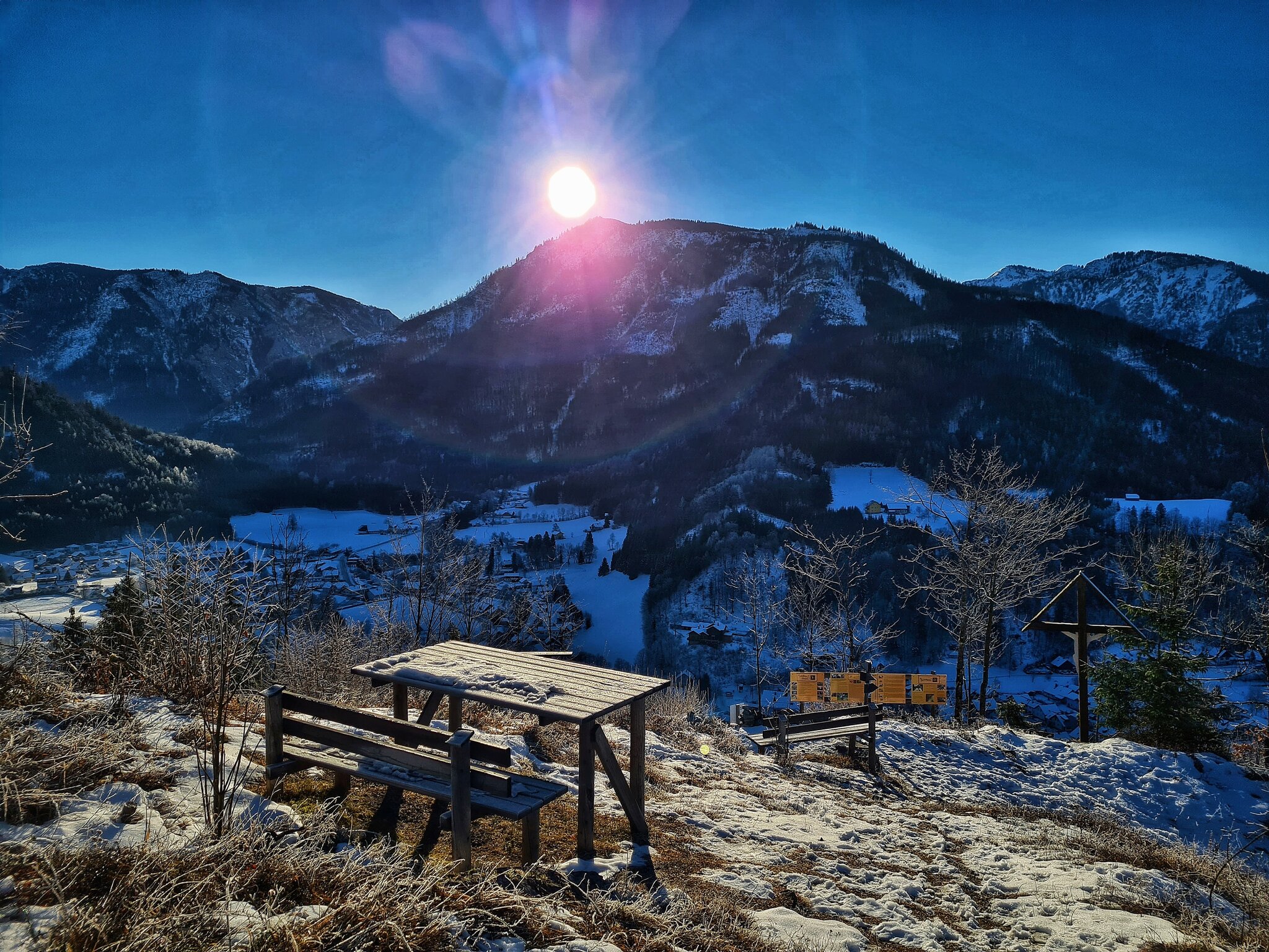 Blick auf Lunz am See vom Aussichtspunkt am Lunzberg am Vormittag