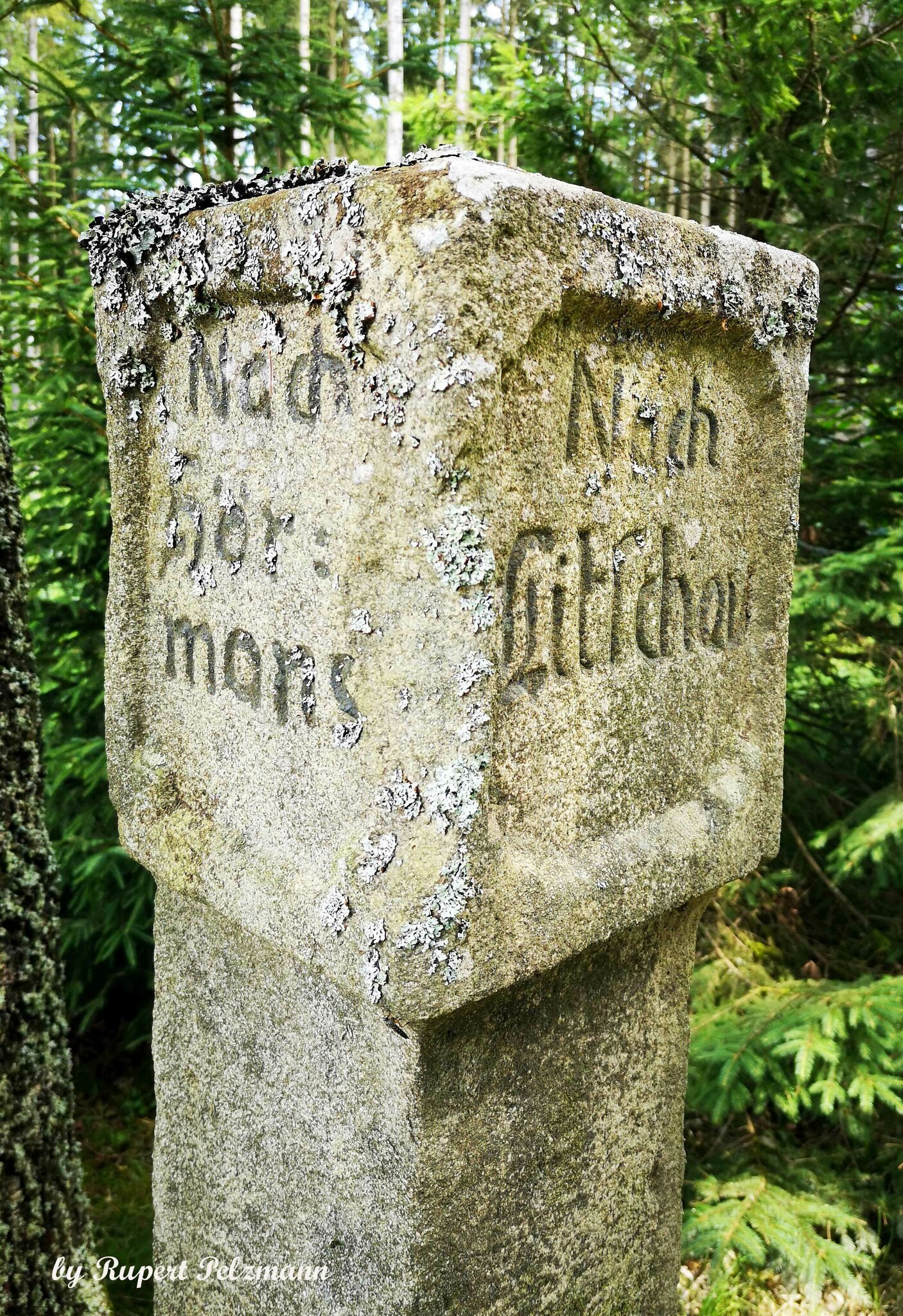 Ein Wegweiser aus der Kaiserzeit