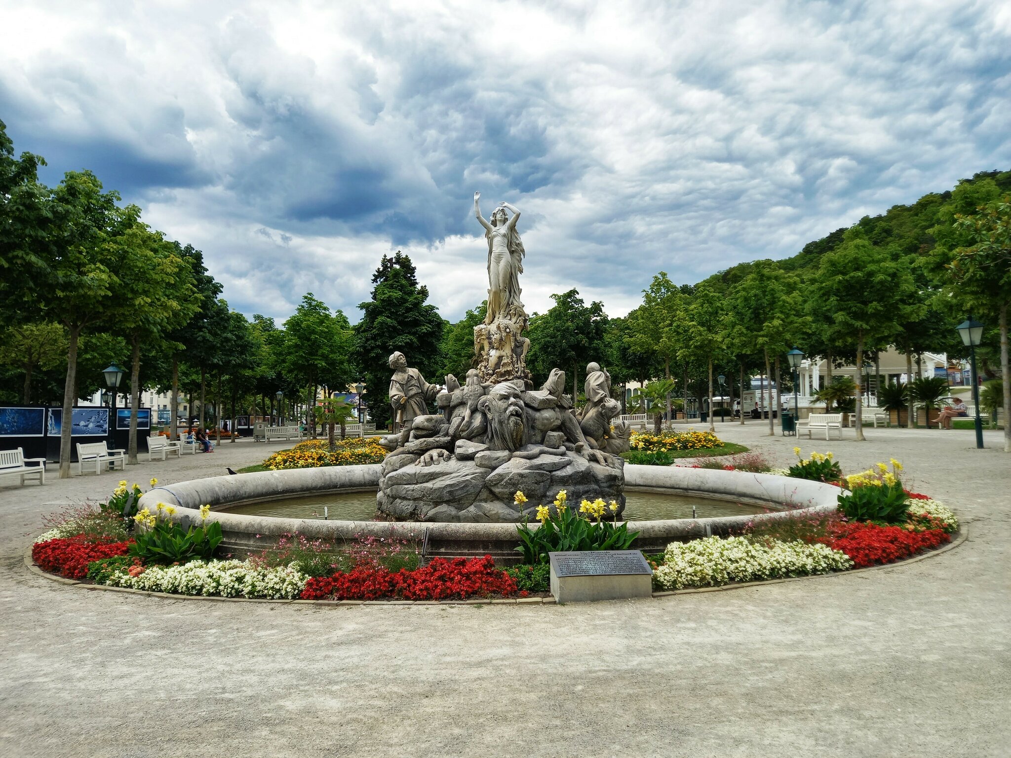 Der Undine-Brunnen im Badener Kurpark