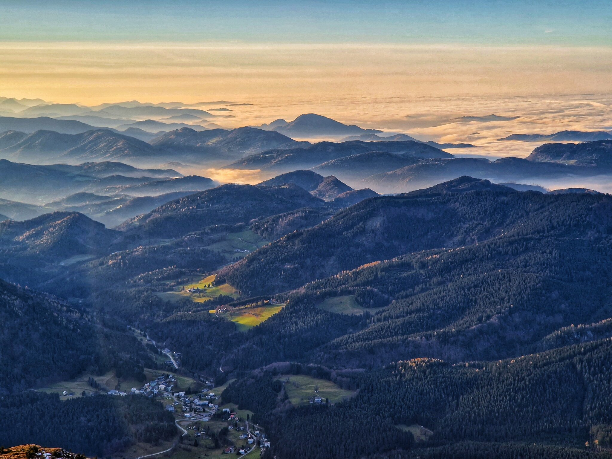 Blick auf Lackenhof vom Ötscher aus