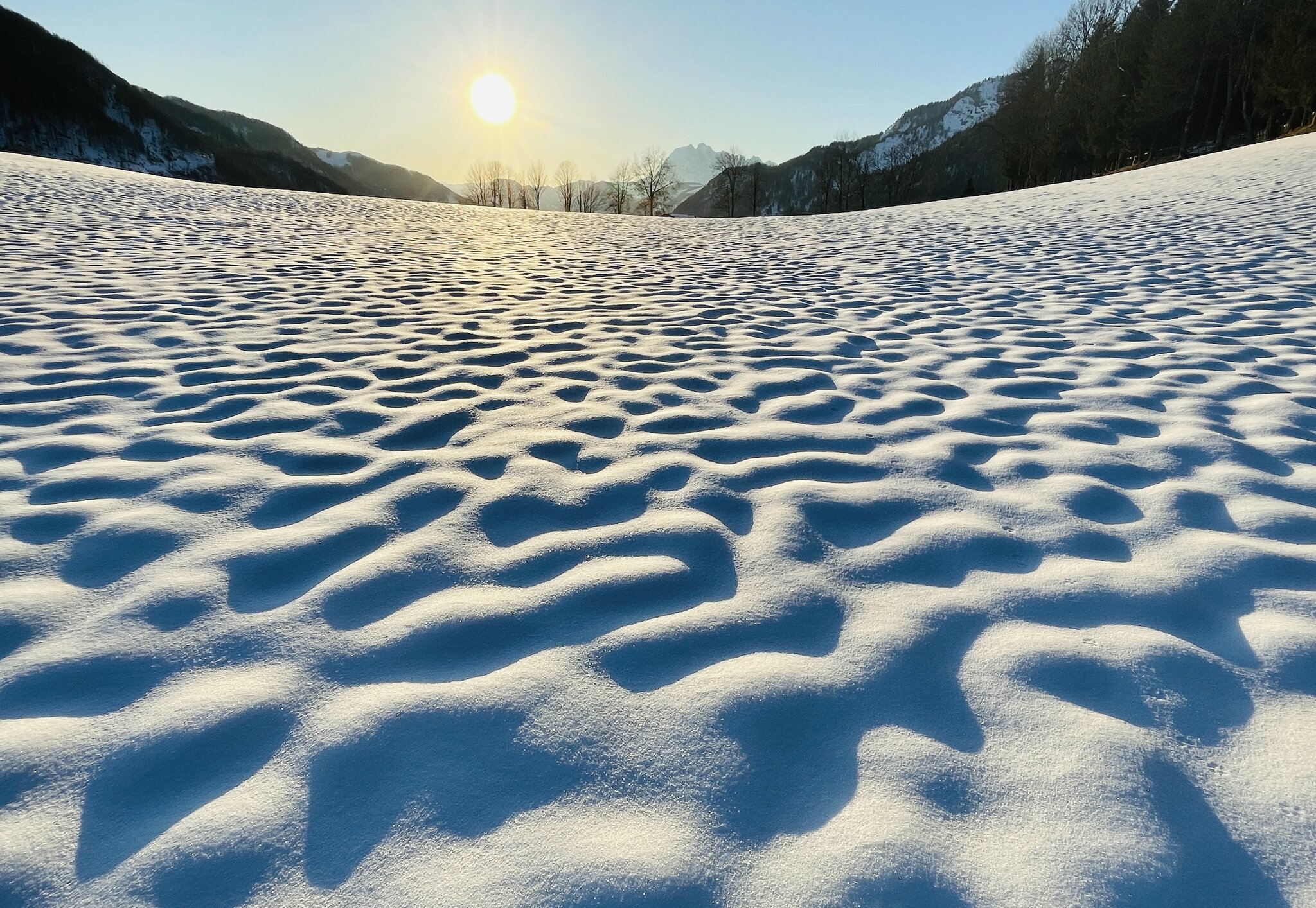 Spazieren auf dem Harsch-Schnee...