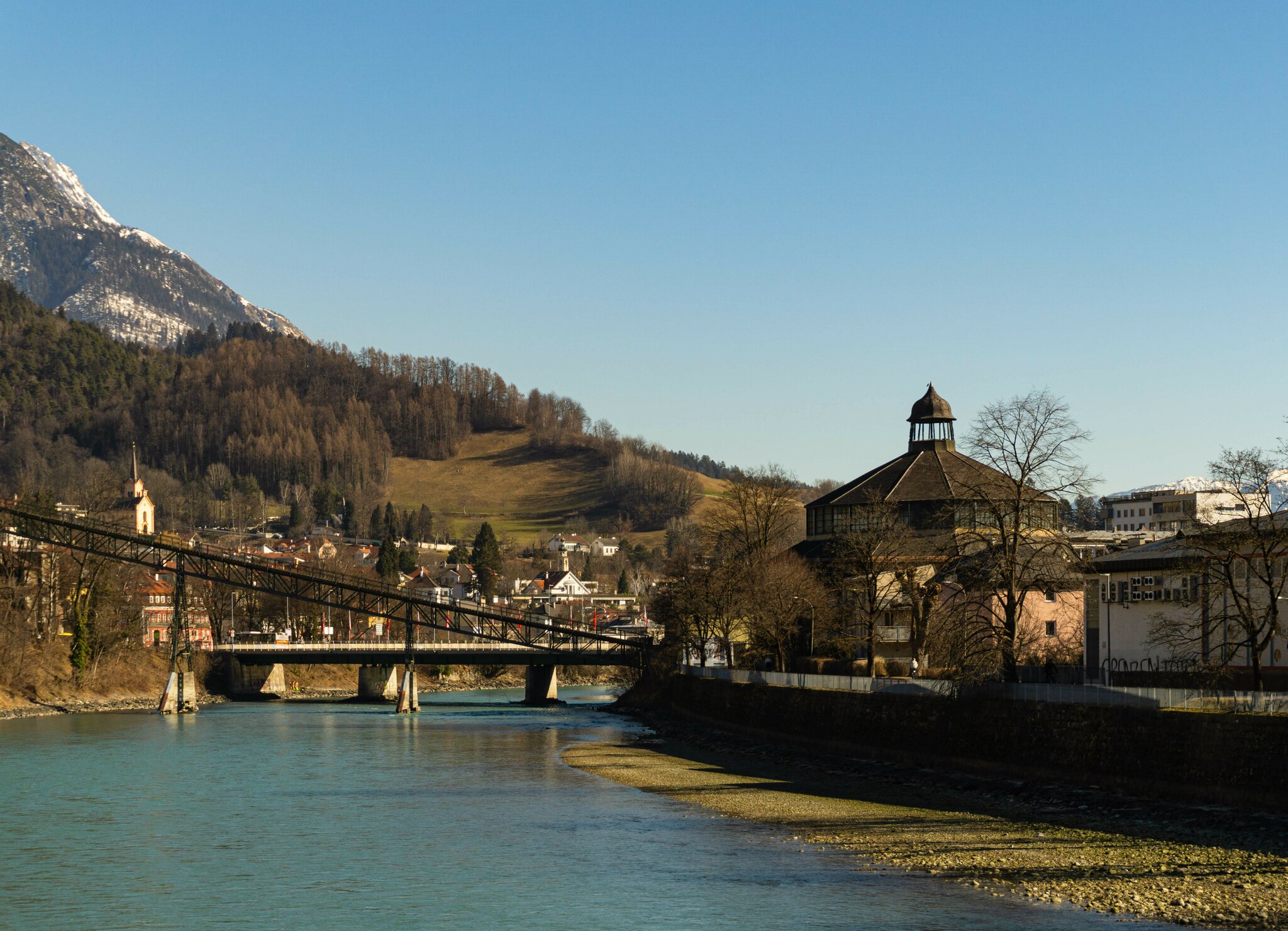 Riesenrundgemälde und alte Hungerburgbahn