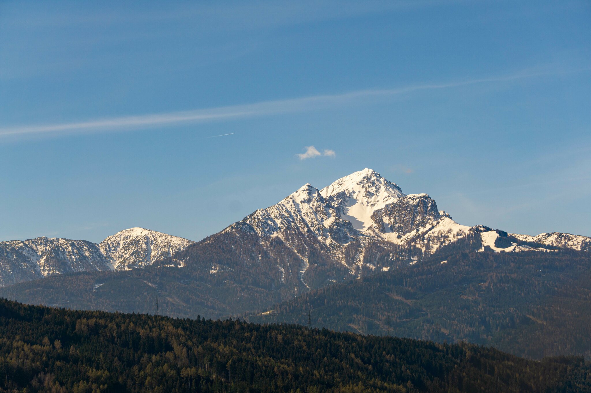Die Serles vom Stadtturm aus gesehen