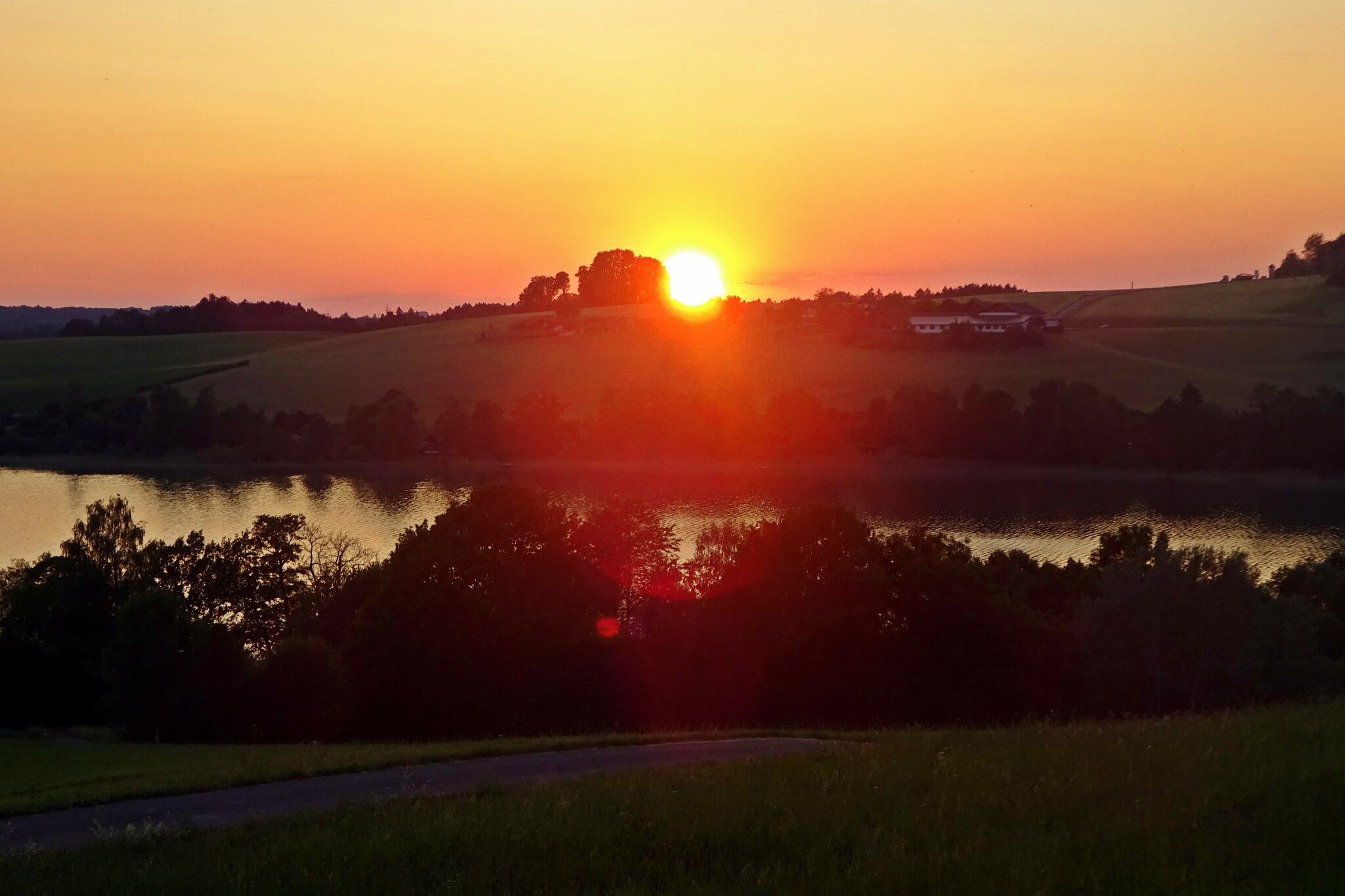 Sonnenuntergang am Mattsee bei Gebertsham / Lochen a. See