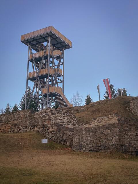 Altburg Schwanberg - Alte Mauern und neuer Turm!