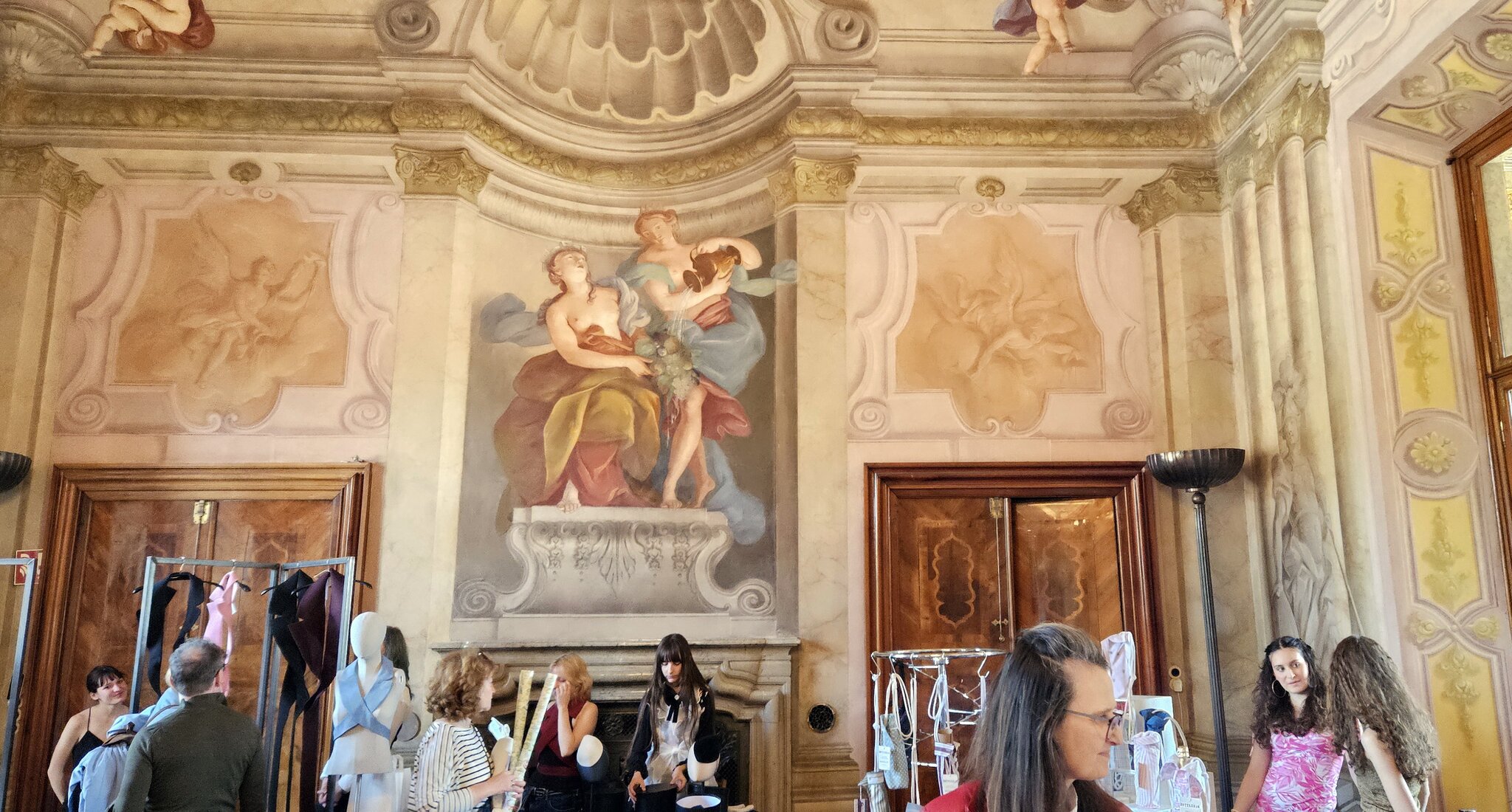 Das Schloss Hetzendorf ist ein Barockschloss mit bewegter Vergangenheit ...