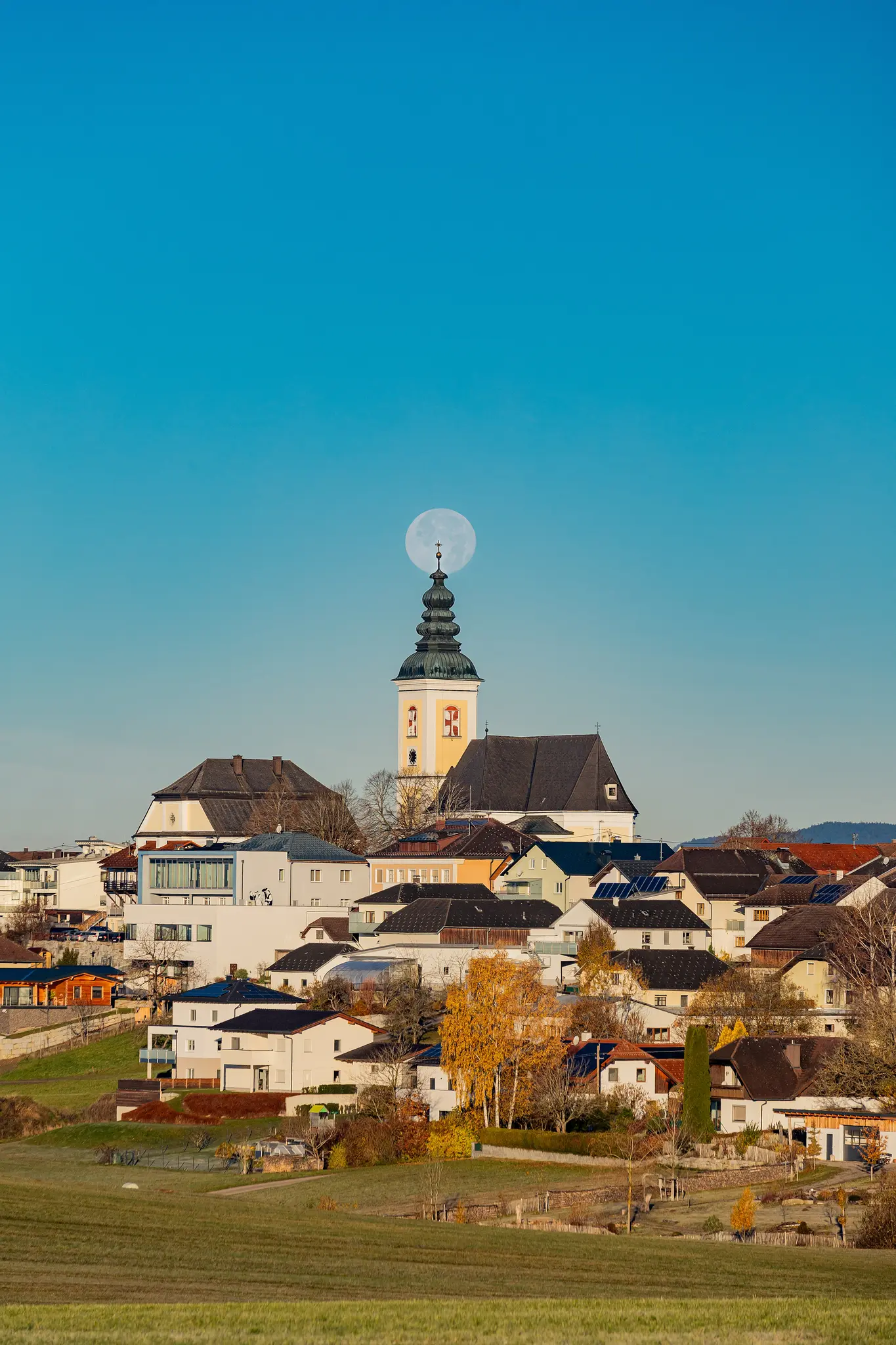Supermond über St. Peter am Wimberg