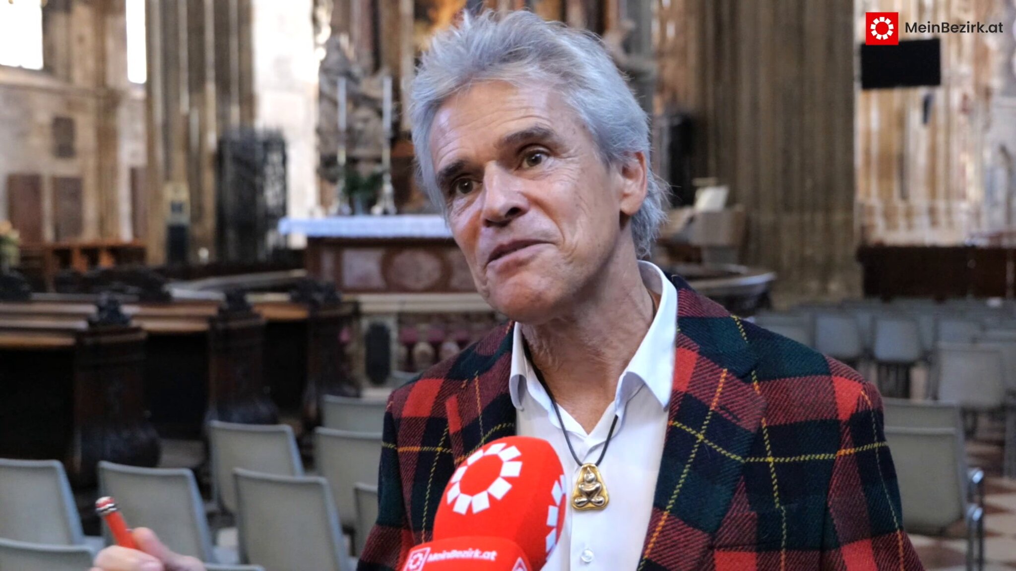 Neues Buch: Thomas Brezina liest vor 500 Volksschülern im Stephansdom ...